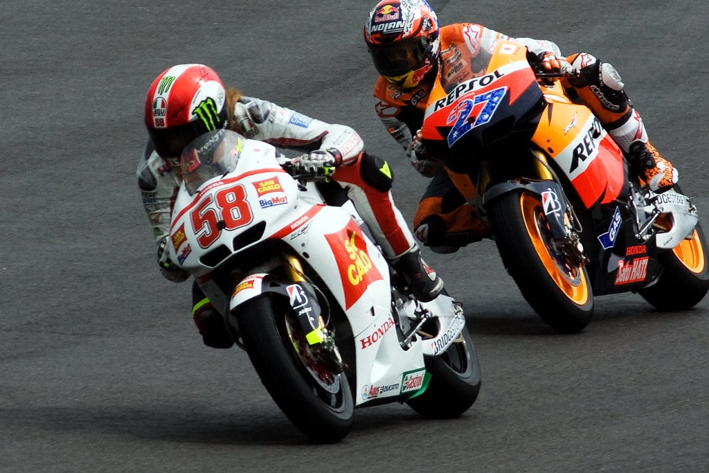 5840153996_a057b450cf_b - Paddock GP