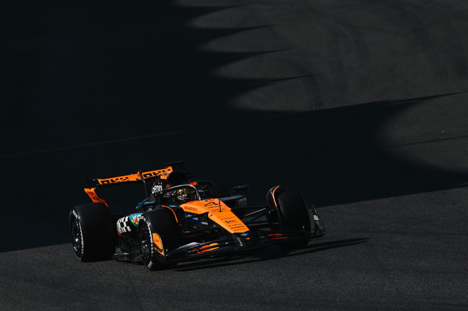 McLaren - Paddock GP