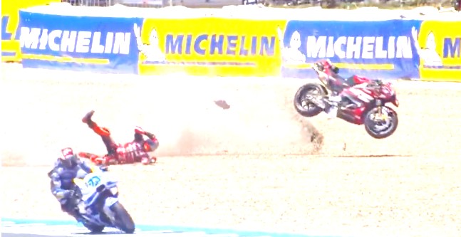 MotoGP - Jerez turns the championship on its head: Marc Marquez crashes ...