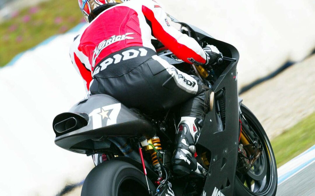 2003-yamaha-yzr-m1-prototype-07 - Paddock GP