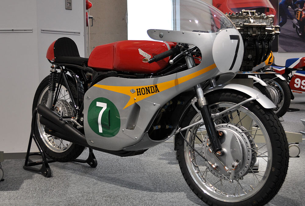 Honda RC166 - Paddock GP